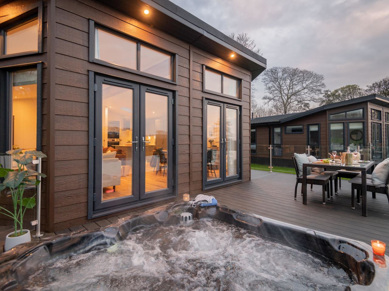 6-person lodge - Lake View Spa 6C6 on Clowance