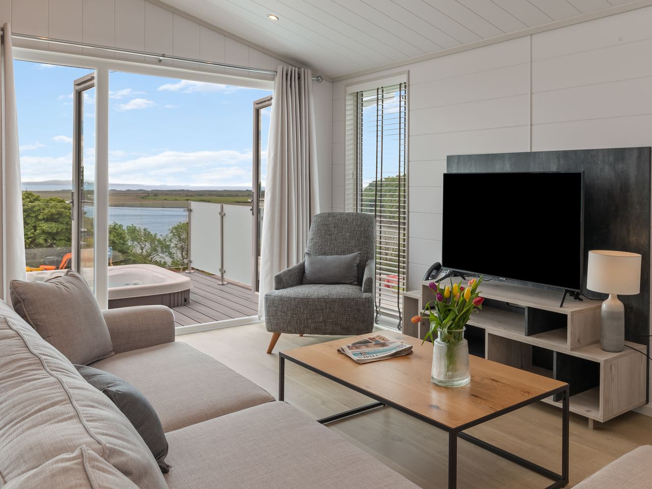 6-person lodge - Epic Spa 6C4 on Dylan Coastal Resort