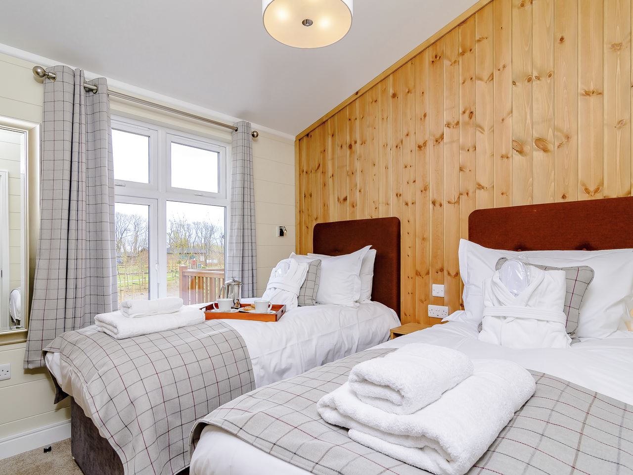 6-person lodge - The Yarwell 6CJ on Rockingham Forest