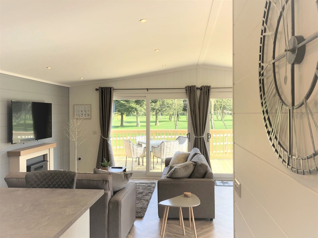 4-person lodge – Dream View 4C10 on Laceby Manor Resort