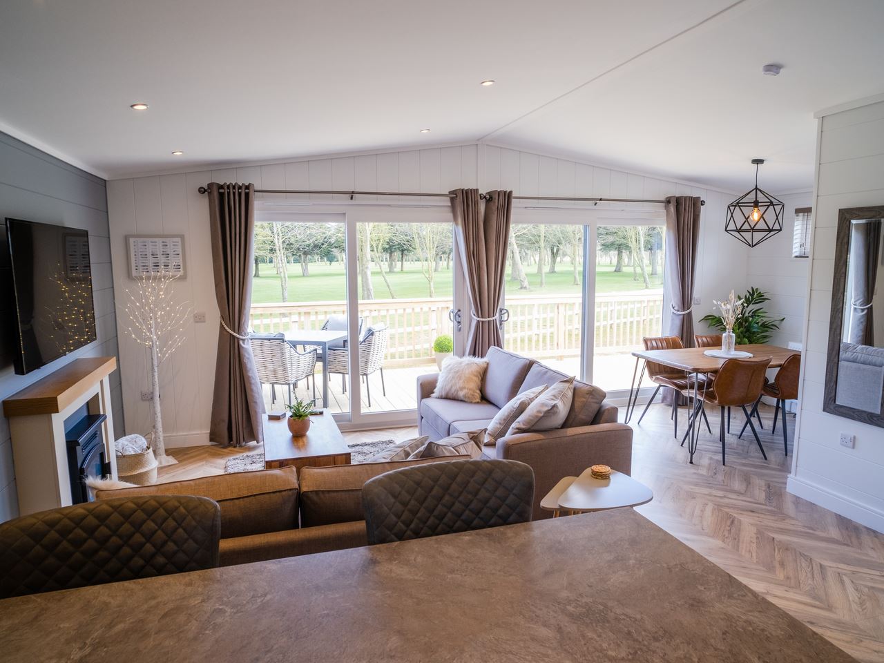 4-person lodge – Imperial View 4C13 on Laceby Manor Resort