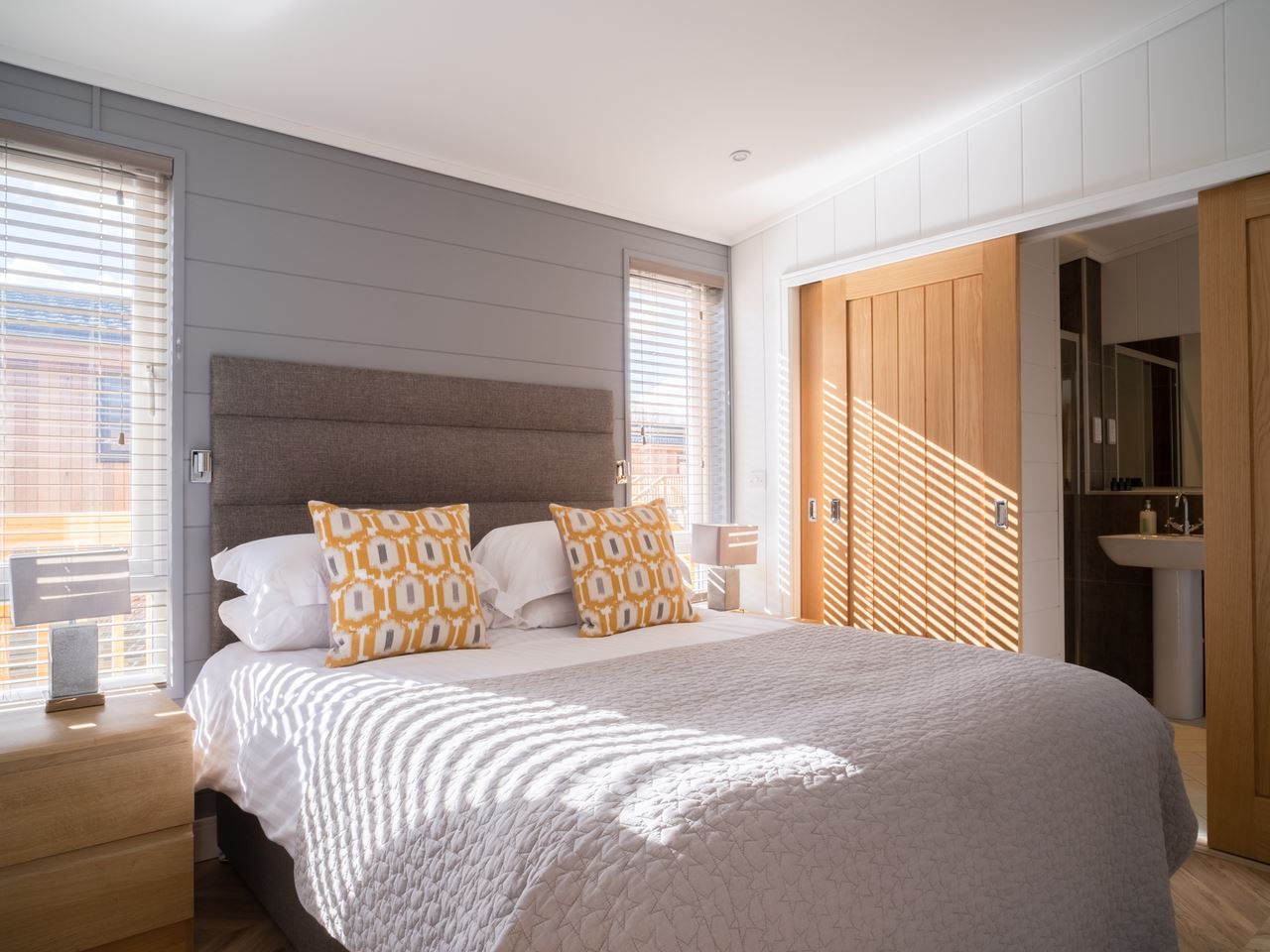 4-person lodge – Serendipity 4C9 on Laceby Manor Resort