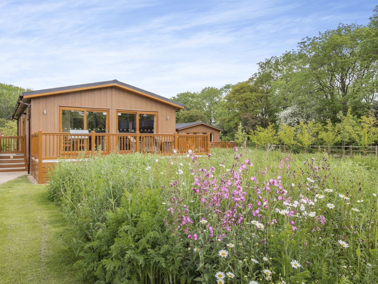 4-person lodge - The Sutton 4CEJ on Rockingham Forest