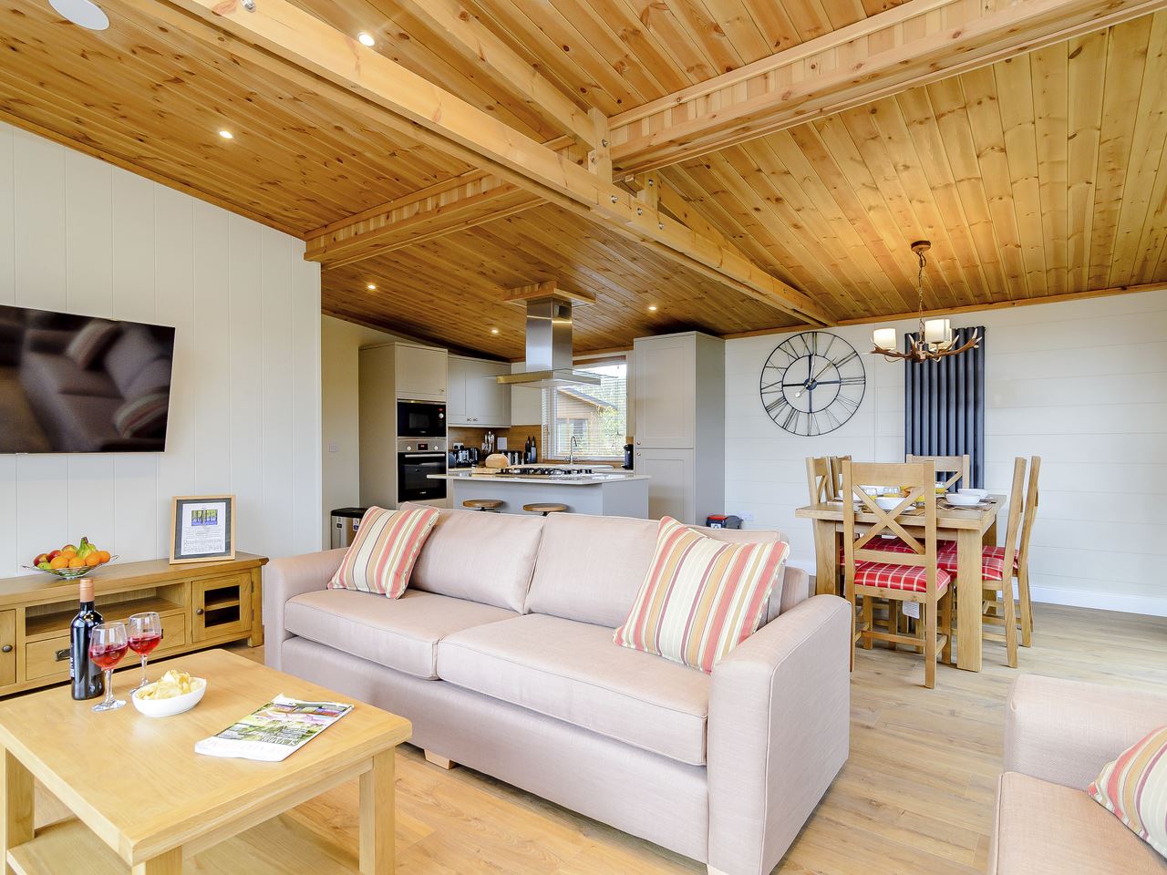 6-person lodge - The Wansford 6CJ1 on Rockingham Forest